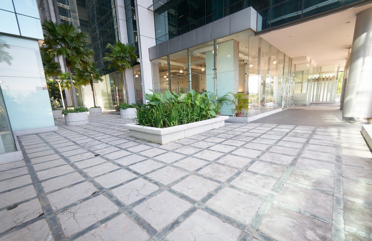 entrance of modern office building , wide angle lens . - מניפיקס - MeniFix